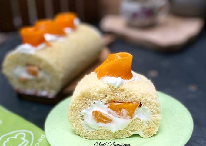 Resep Mango Swiss Roll Cake oleh anif agustina - Cookpad