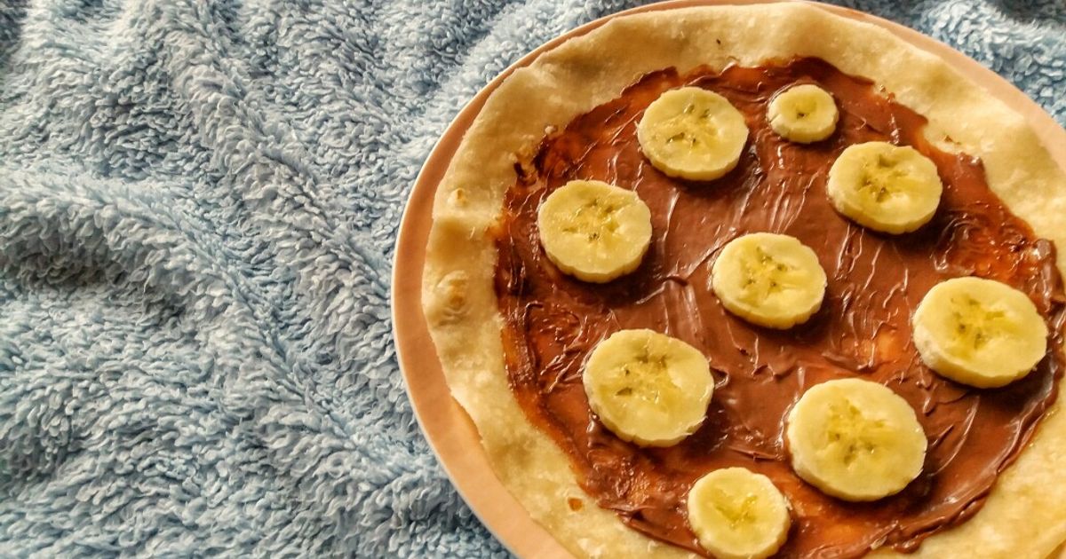 Banana And Nutella Tortilla Recipe by Iskan Detia Karina - Cookpad
