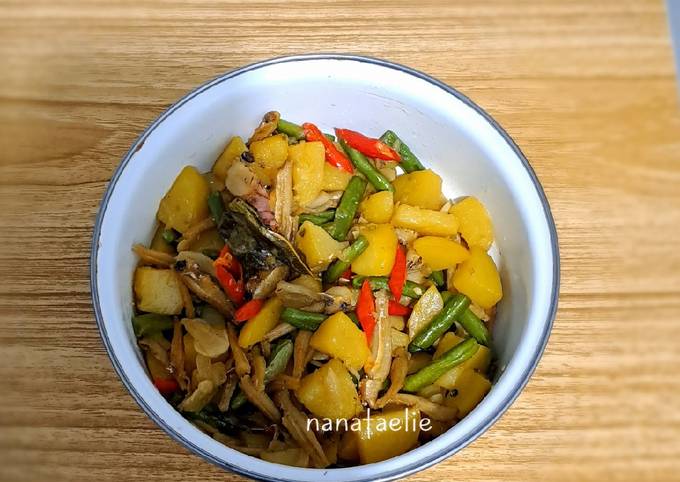 Resep Oseng Kentang, Buncis mix Teri oleh Tina Pristyana Natalia - Cookpad