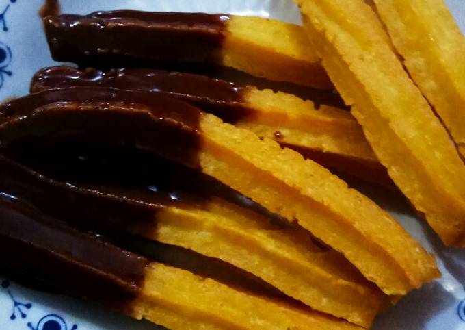 Resep Churros dengan saus coklat oleh Rayni Wu - Cookpad