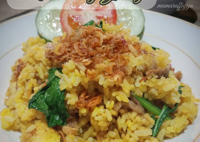 Resep Nasi kuning goreng (sisa) oleh Mamaraffiyya - Cookpad