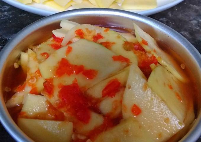 Resep Asinan mangga Apel oleh Kurnalia Litsani - Cookpad