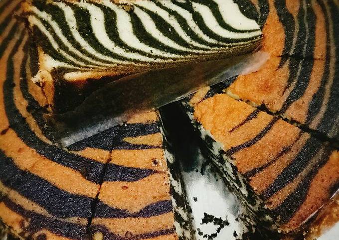 Resep Kue zebra putih telur oleh RUI - Cookpad