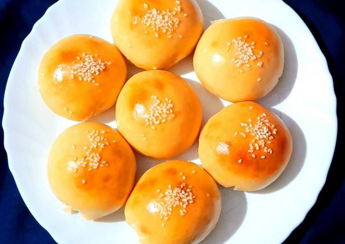 Sweet Jam Buns Recipe by Sanuber Ashrafi - Cookpad