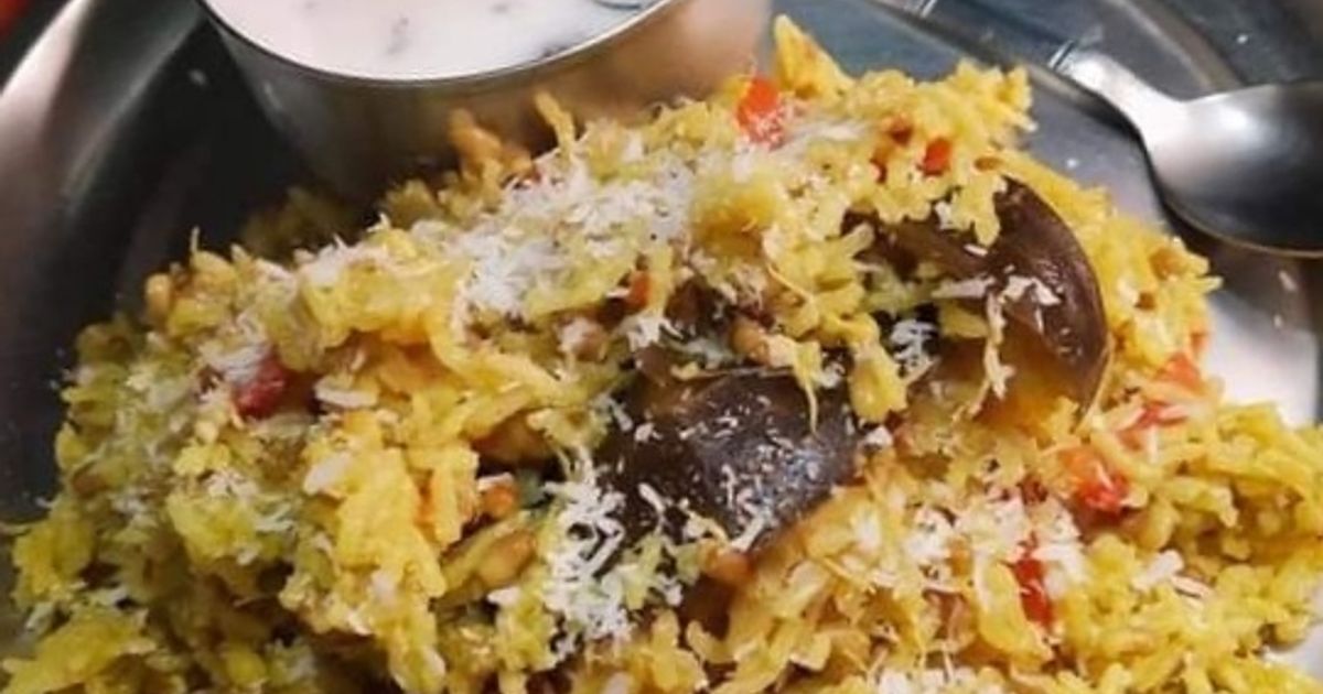 DhaRmi ZaLa દ્વારા રેસીપી હેલ્ધી ફણગાવેલા મગ ની ખીચડી અને વઘારેલી છાશ ...