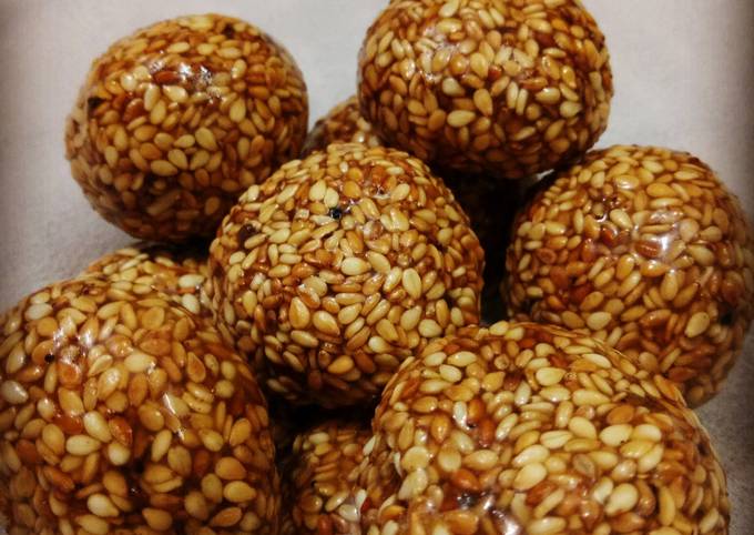 Til Gud Ke Laddu Recipe by Saba Firoz Shaikh - Cookpad