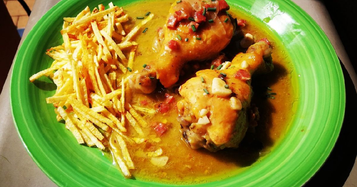 Jamoncitos De Pollo Al Vino Blanco Con Patata Paja 🐔 Receta de "cocinar ...