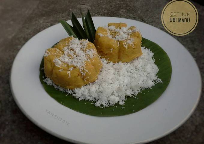 Resep Gethuk Ubi Madu oleh tanti.muji - Cookpad