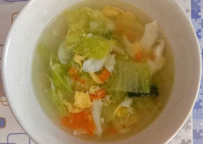 Resep Sayur kuah sawi putih, wortel, telor oleh Yunda - Cookpad