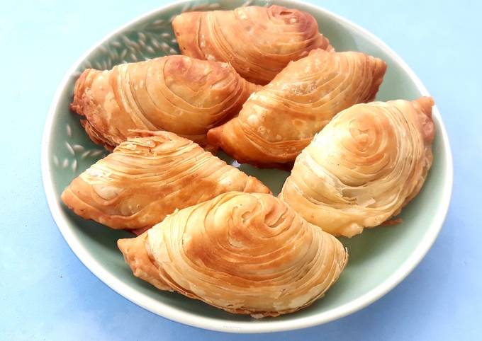 Resep Pastel karipap oleh nensi yuliah - Cookpad