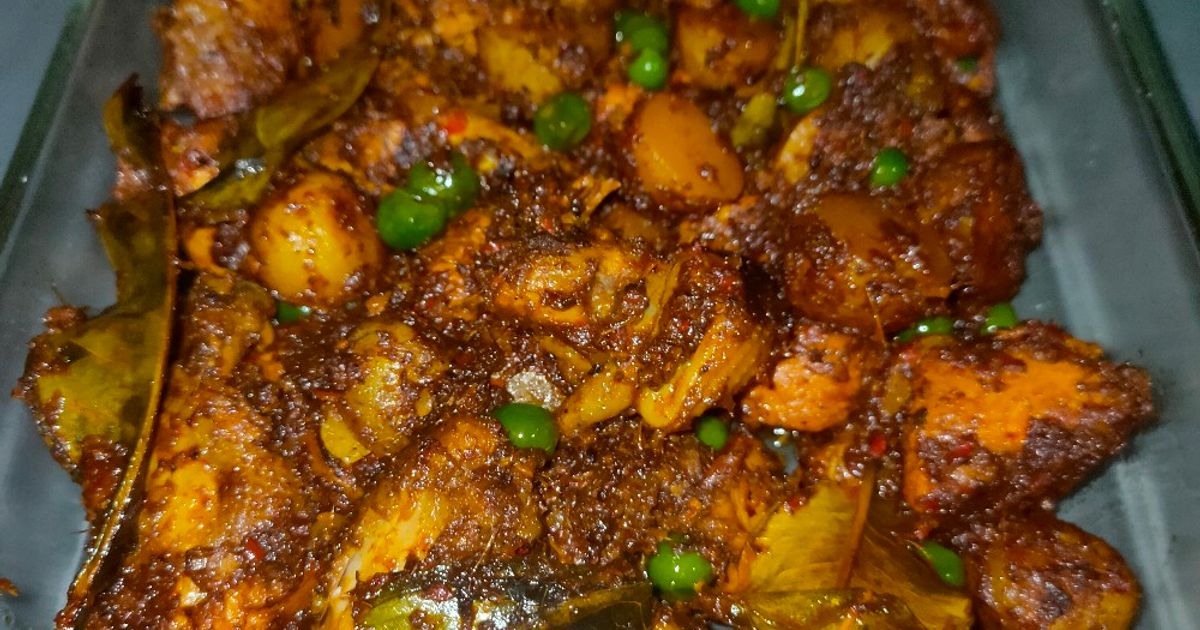 Resep kentang ayam rendang rumahan enak dan mudah - Cookpad