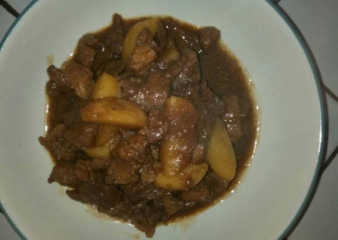 Resep daging kentang kecap simplee oleh olivia oip - Cookpad