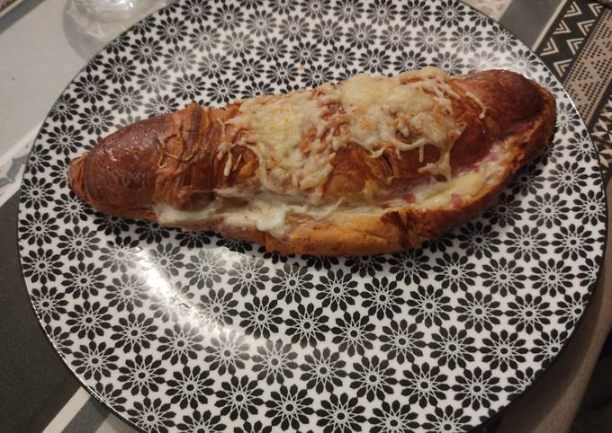 Croissant aux lardons et béchamel de Juju - Cookpad