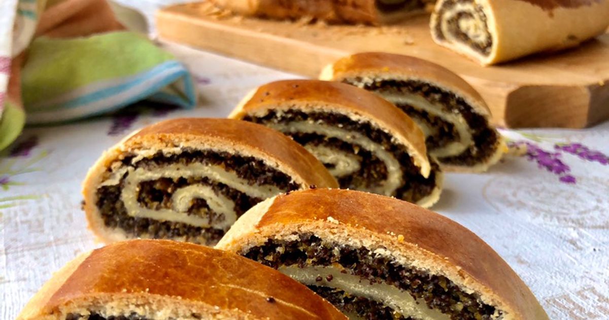 Pumpkin & Poppy Seed Roll! Recipe by Ferenc Szklenar - Cookpad