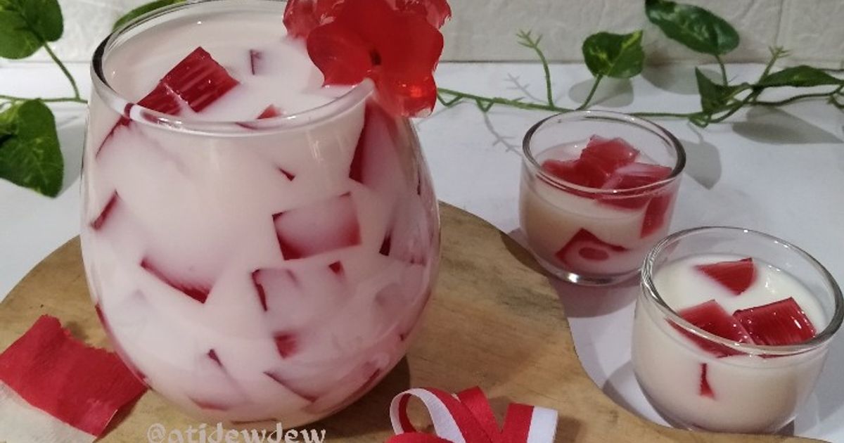 Resep *Es Jelli Susu Merah Putih🇮🇩🇮🇩🇮🇩* oleh ati dewanthi - Cookpad