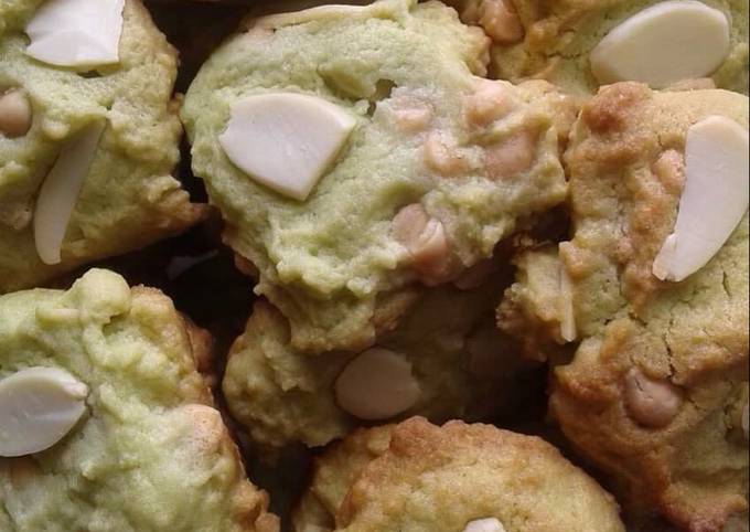 Resep Greentea almond cookies oleh ayichank - Cookpad