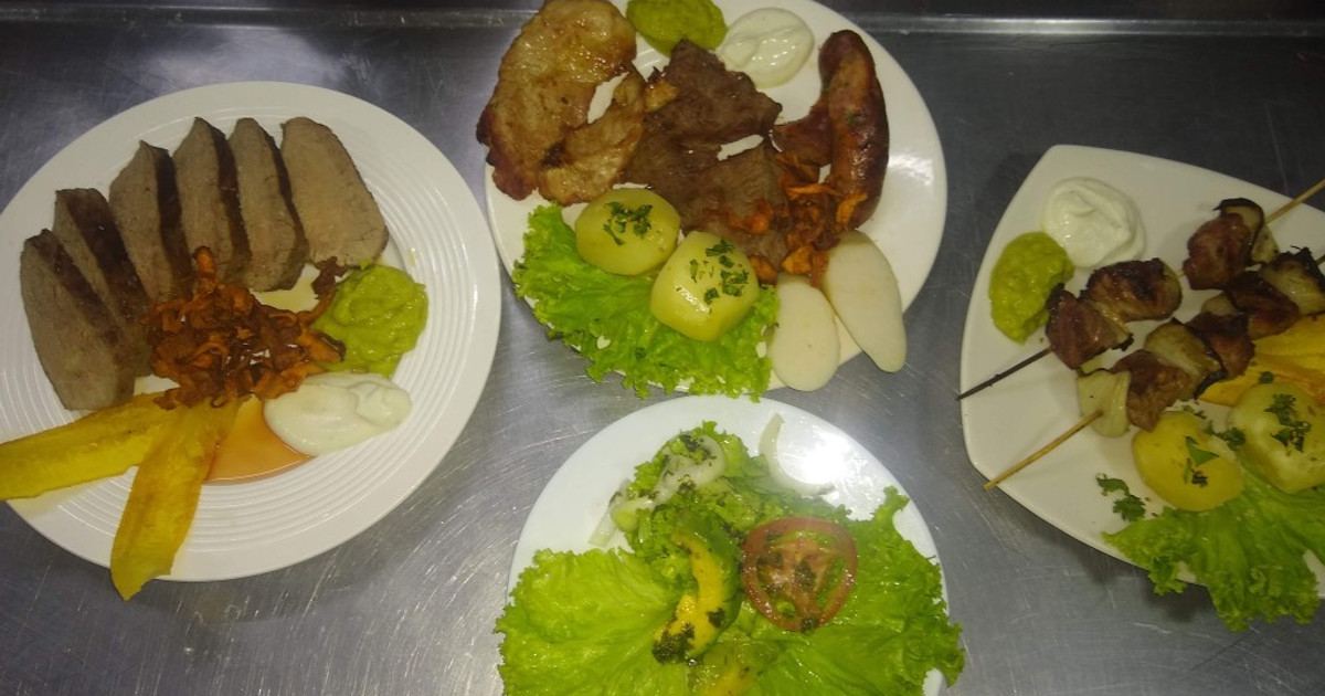 Brochetas De Pollo Y Filet Mignon Receta de Chef_juandelmar17 - Cookpad