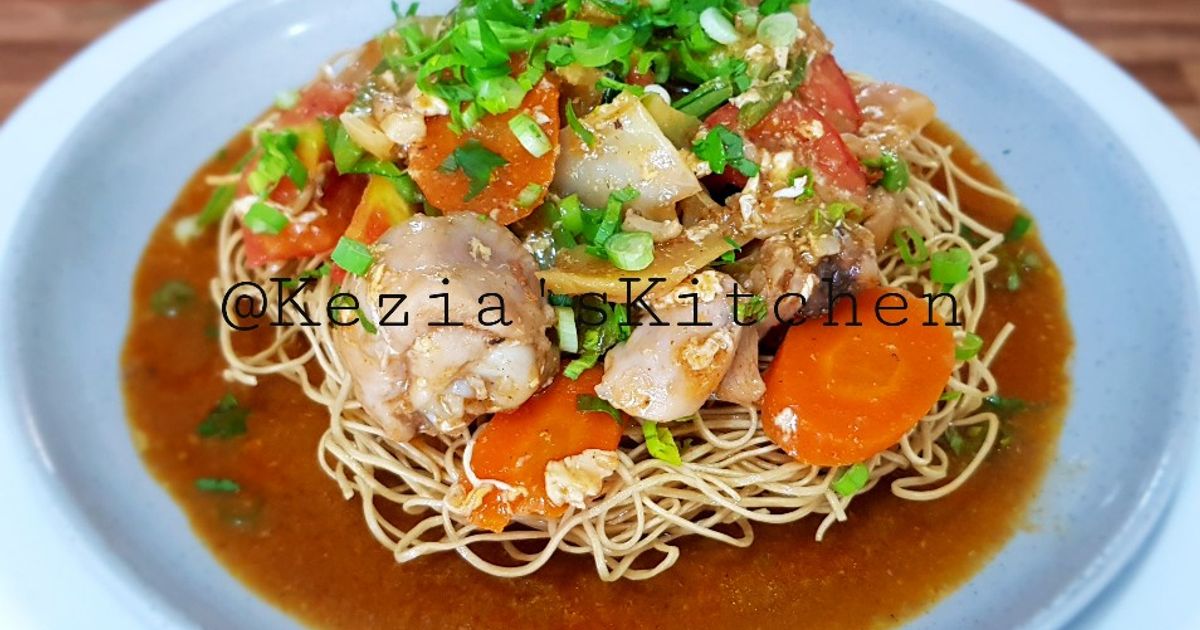 Ifumie (Deep Fry Noodles Topped With Spicy Stir Vegetables) Recipe by ...