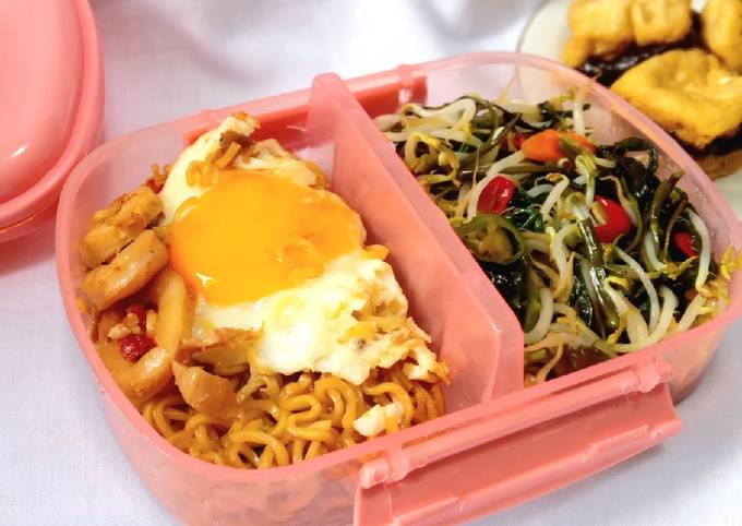 Resep Mie goreng cumi tumis toge kangkung oleh Setya N - Cookpad