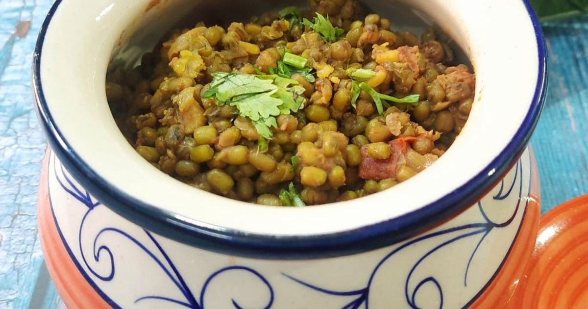 Green Gram/Sabut Hari Moong Khadi Daal Recipe by ZMA - Cookpad