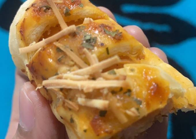 Resep Sosis Roll Pastry oleh Pita Zakaria - Cookpad
