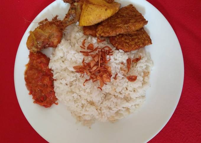 Resep Nasi uduk rice cooker oleh Indah R Pratiwi - Cookpad