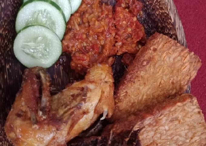 Resep Ayam dan tempe penyet oleh Pawoon uwan - Cookpad