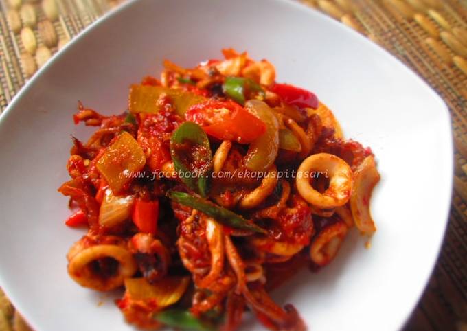 Resep Cumi Bumbu Pedas oleh Eka Puspitasari - Cookpad