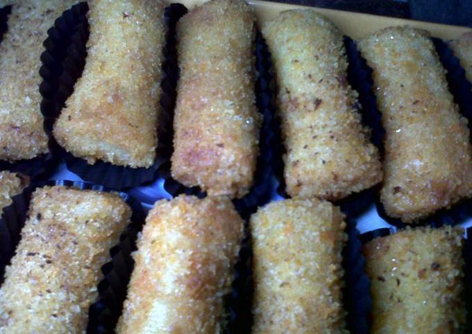 Resep Risoles sosis mayo keju oleh neneng herawati - Cookpad