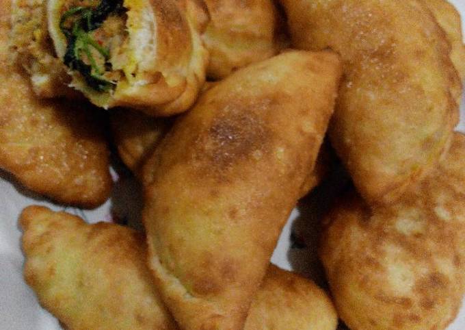Resep Panada Isi Ikan oleh Rini Musriyah - Cookpad