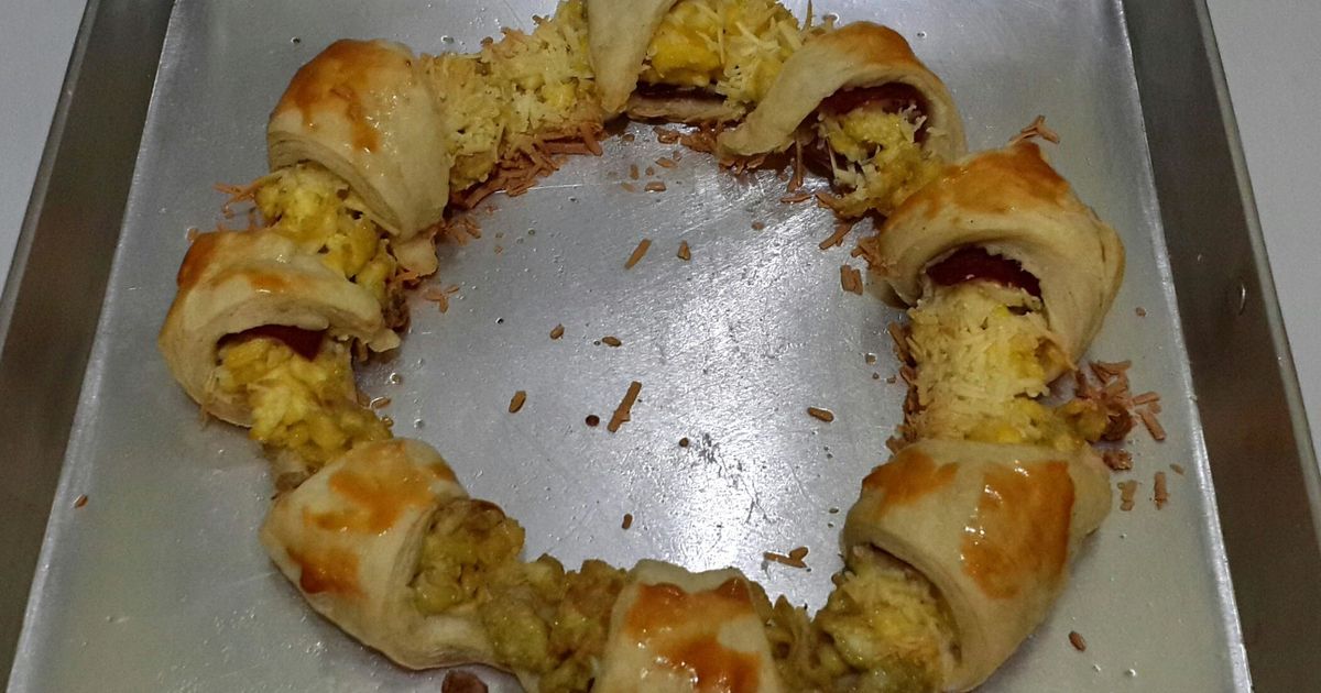 Resep Smoke Beef N Cheese Crescent Ring oleh atta.irrisa - Cookpad
