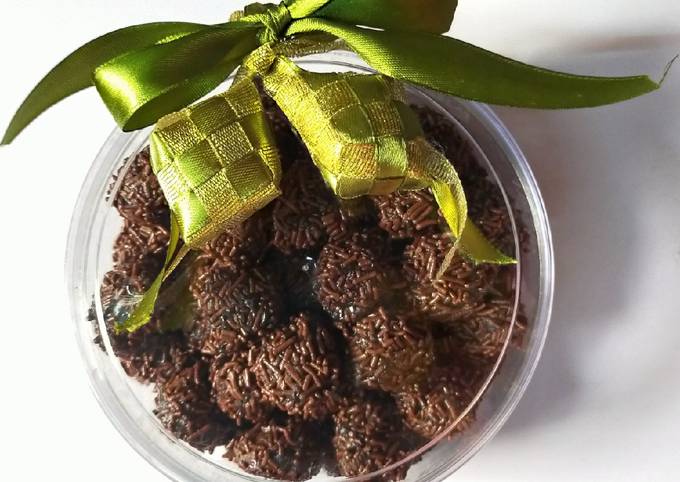 Resep Kue Rambutan oleh Dinda Amy - Cookpad
