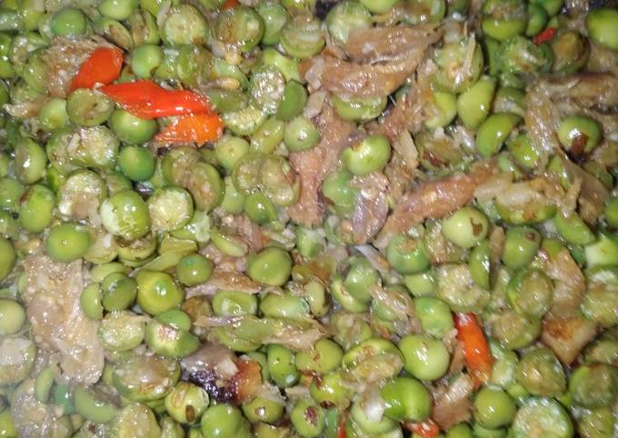 Resep Tumis cepokak dan ikan asin oleh Isnayni khasanah - Cookpad