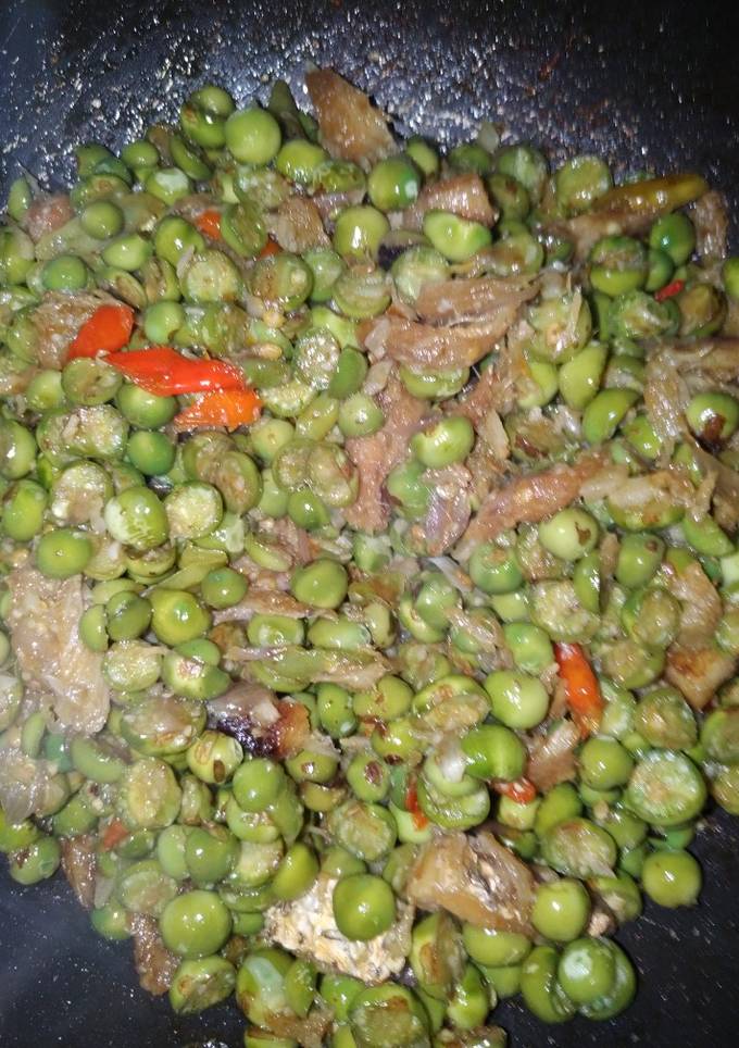 Resep Tumis cepokak dan ikan asin oleh Isnayni khasanah - Cookpad