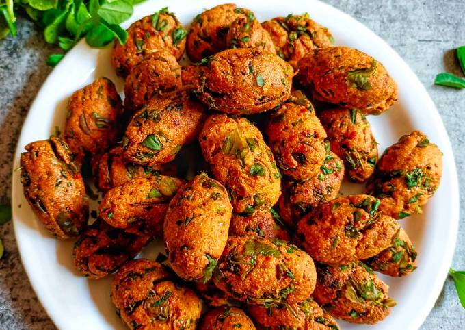 Methi Muthiya Recipe by spicequeen - Cookpad