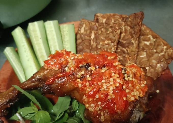 Resep Ayam Penyet Sambel Bawang Oleh Dapur Dss Cookpad