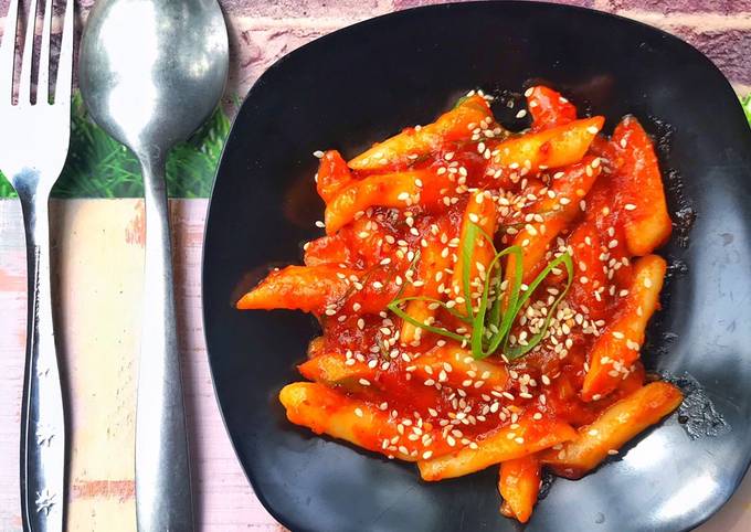 Resep Tteokbokki with saus chicken fire oleh Nur Wulan Sary - Cookpad