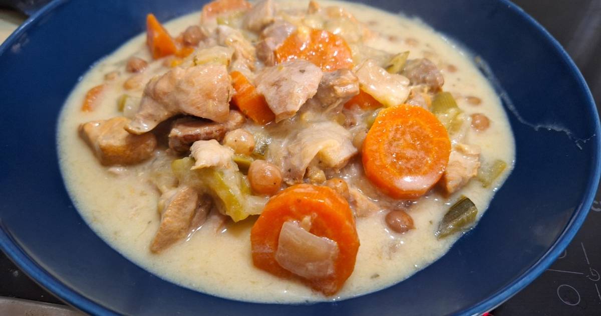 Mijoté de poulet curry et raisin sec de melodie Jelu - Cookpad