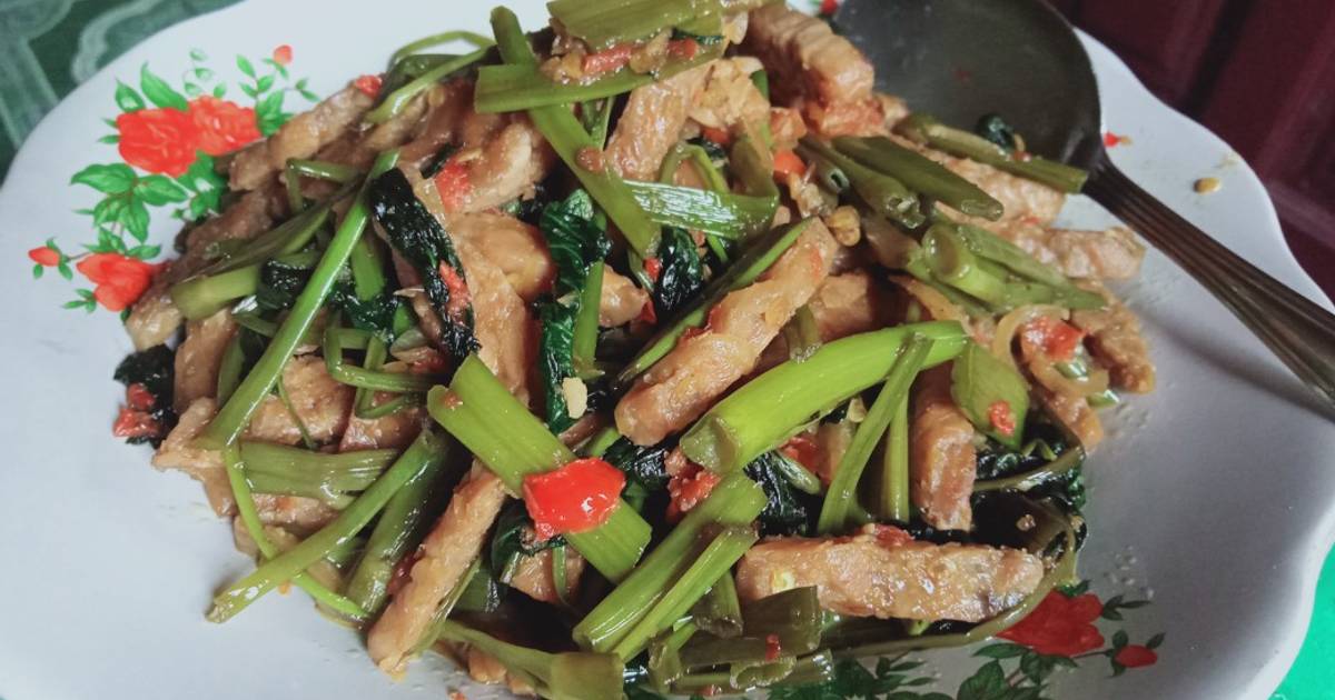 Resep Oseng kangkung + tempe oleh Susi Suciati - Cookpad