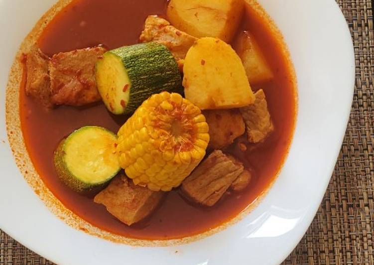 Mole me en olla con cerdo Receta de Aideth Valencia - Cookpad