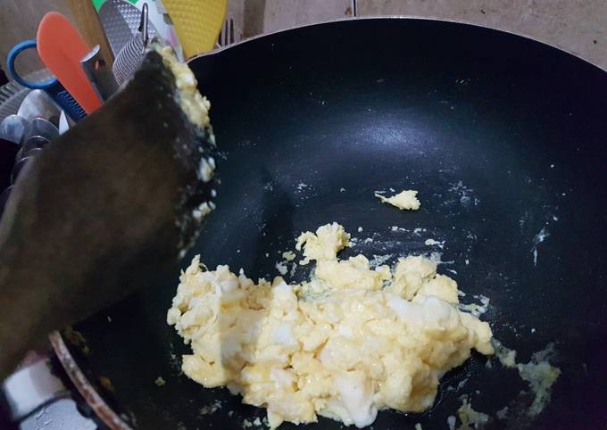 Resep Telur Goreng Ala McD Non MSG oleh Aninditya - Cookpad