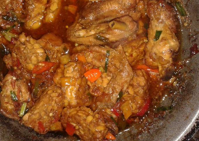 Resep Sayap kecap saos tiram pedas oleh Intan Permata - Cookpad
