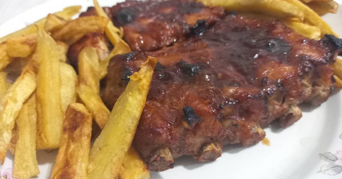 Ribs a la barbacoa con batatas fritas Receta de Noee Ban- Cookpad