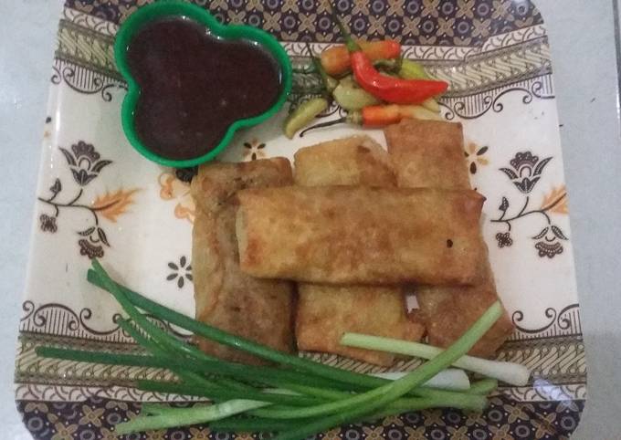 Resep Lumpia Goreng Sederhana oleh lidya - Cookpad