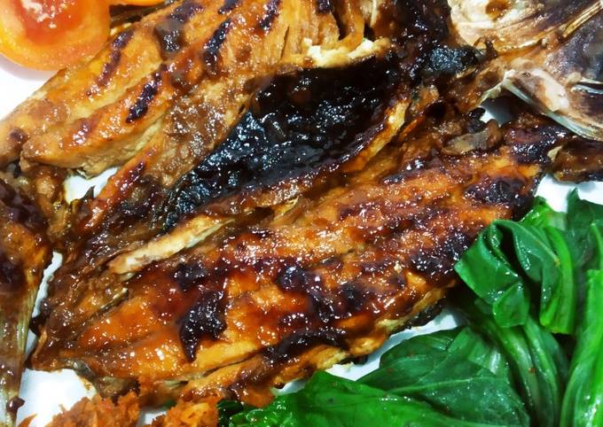Resep 516. Bandeng Panggang Cabut Duri oleh RiEZ 😘 - Cookpad