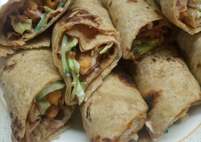 Zinger wraps Recipe by Saira Imran - Cookpad