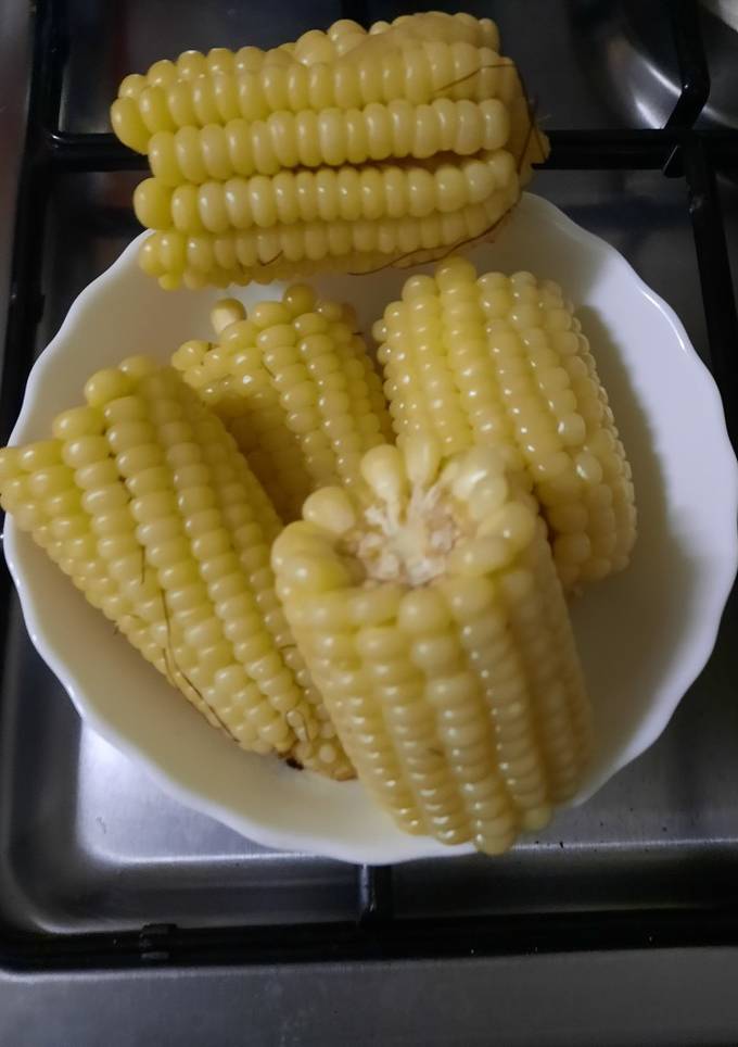 Boiled Green Maize Recipe by Shiuri - Cookpad