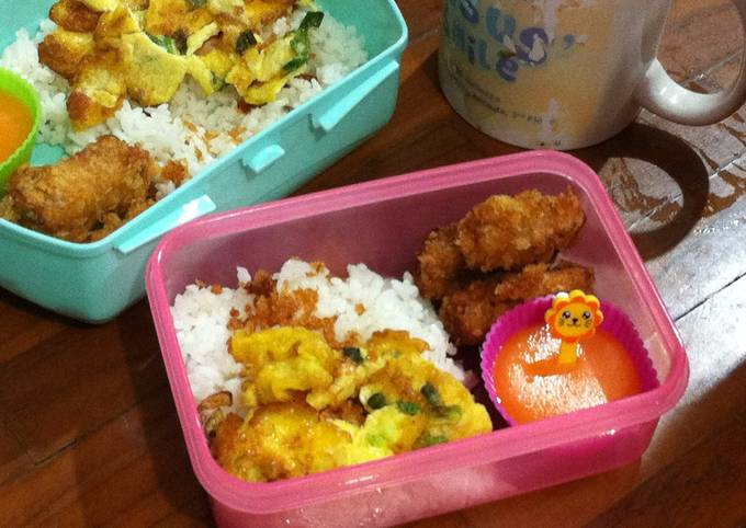 Resep Nasi Telur Chicken Nugget oleh Fiona - Cookpad
