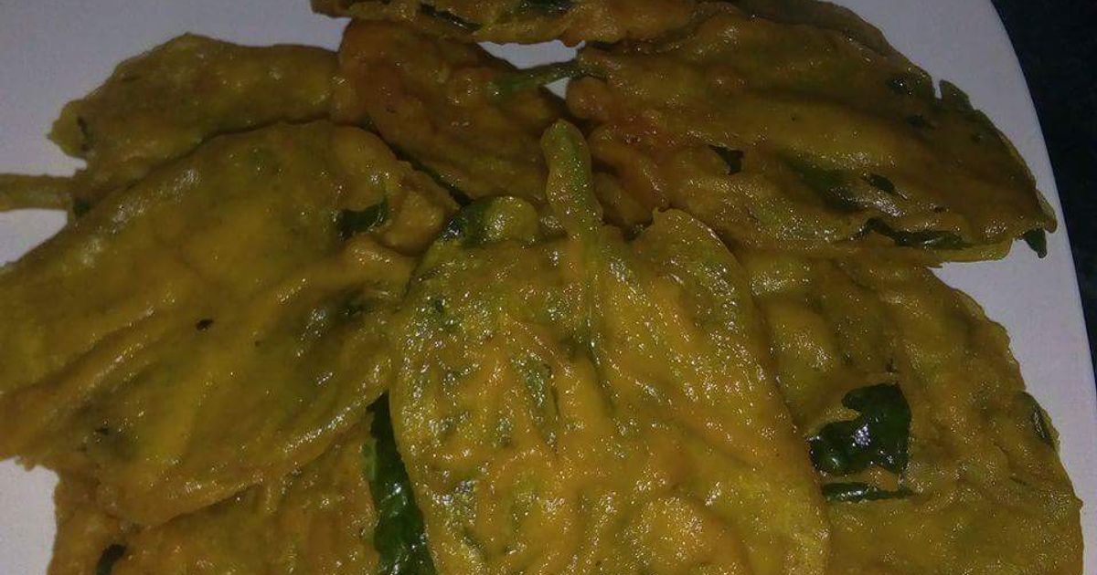 Puyi Saag Leaf Pakoda Recipe by Meena Dutt - Cookpad