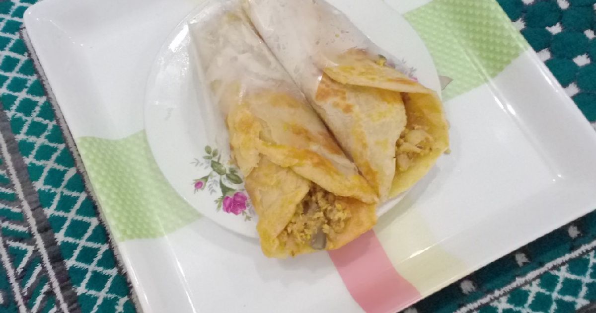 Egg And Potato Roll.. Andey Aaloo Ka Bhurta Roll Recipe by Zaibi ...